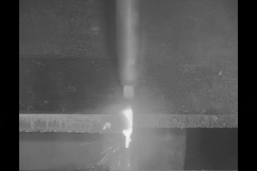 Flame cutting visualized with the MeltView® APEX2 camera